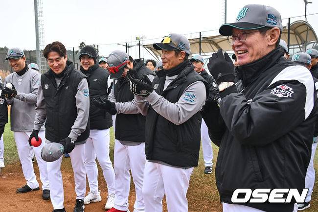 '강철매직' 3기, 유일한 국내 캠프...'마법의 땅' 기장에서 출정 "고참들 잘 해주리라고 믿는다" [오!쎈 기장]