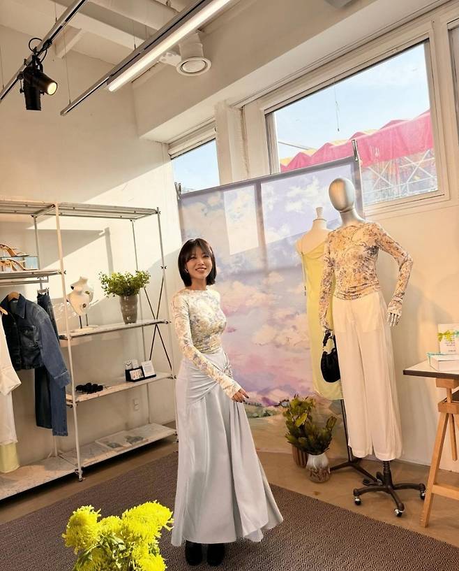 유빈 머리 짧게 바꾸고 ‘대변신‘청순한 원피스 청청 패션 스타와 패션