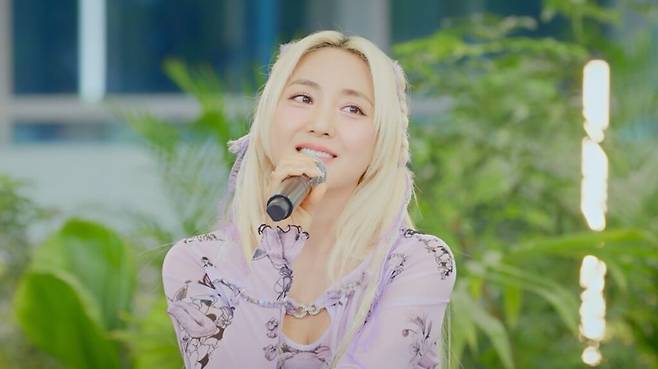 11살 연하 남편과 결혼해 40살에 출산 소식 전한 여가수 근황 셀럽스케치
