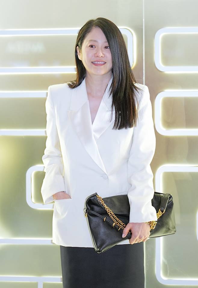 고현정 스커트가 예술 블랙앤화이트 올드머니룩 판교 백화점 나들이 패션엔