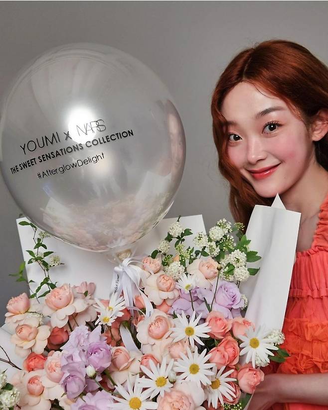 이유미 봄의 요정 향기로운 꽃미모 뽐낸 1인 3색 드레스 패션 스타와 패션