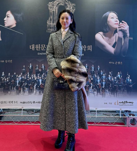 박주미53세 믿기지 않는 초동안 비주얼20대같은 핑크룩 어썸클