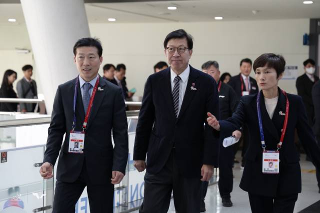 韓 탁구 전설 김택수 사무총장의 진심 2024부산세계탁구선수권은 선수뿐 아니라 팬들도 즐길 수 있는 대회 Md인터뷰