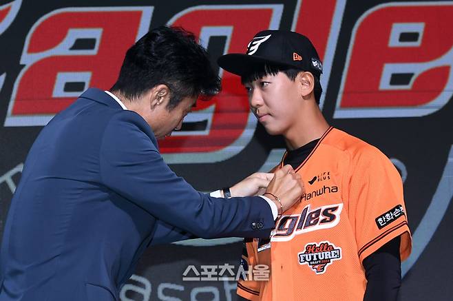 퍼즐 꿴 손혁 단장 지속적인 강팀 기반 마련 더 높은 곳 오르겠다” Ss 직격인터뷰