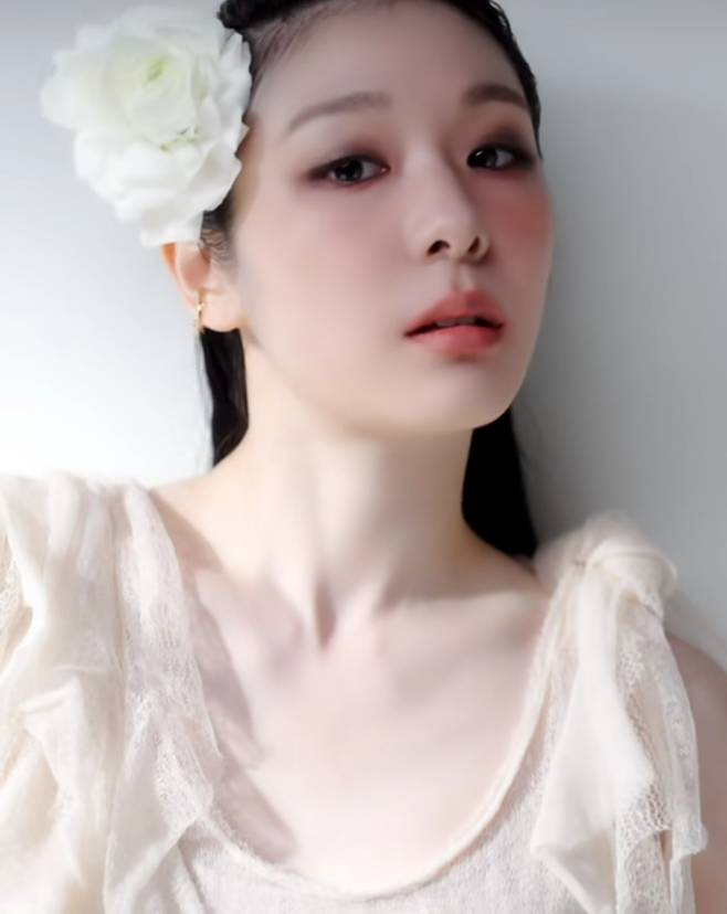 김연아 황금빛 자태 팔색조 매력 돋보인 오프숄더 정장 셋업 드레스룩 스타와 패션