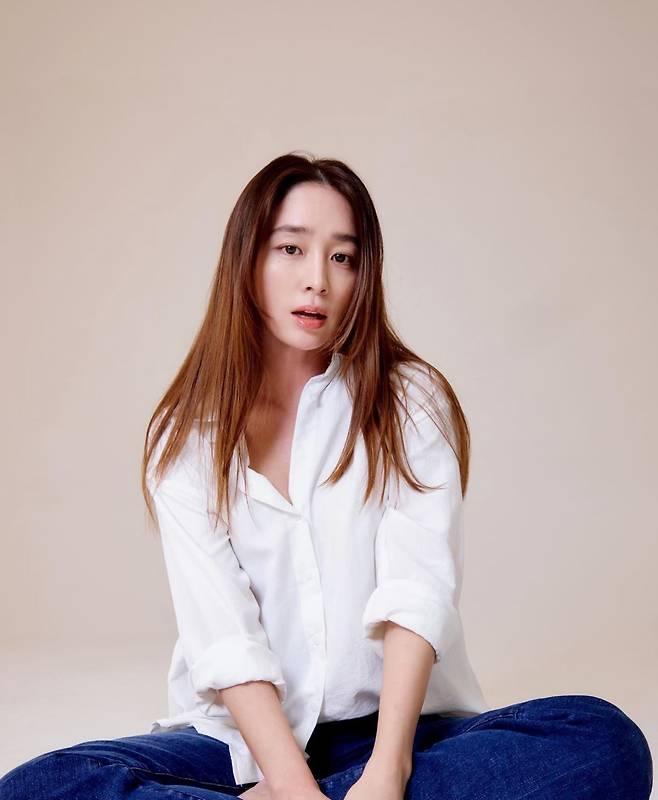 동안 여신 이민정 고급스럽고 투명한 여배우 프로필 메이크업 뷰티는 내운명