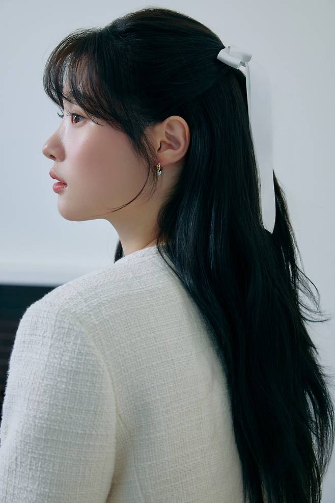 봄의 여신 정채연 청순러블리 패션 화보 공개 ♥ 트렌드를알려주는여자