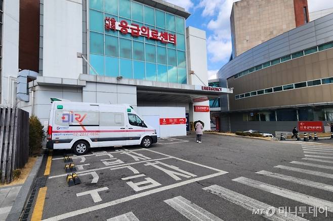 병원 앞 그 많던 구급차 도로 위 뺑뺑이환자 안 받아줘 르포