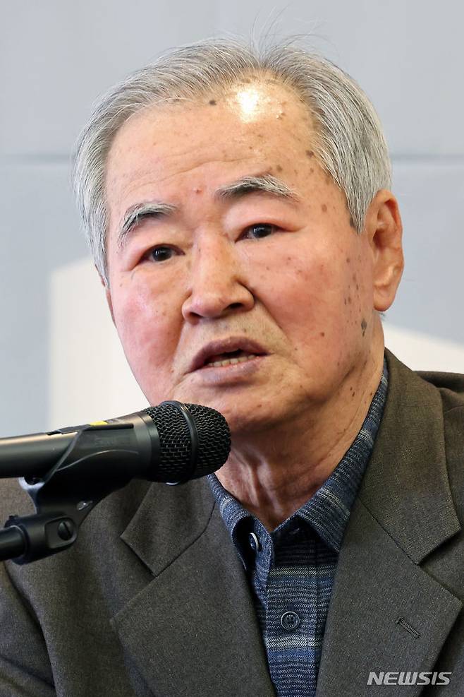 필생의 역작 윤흥길 장편소설 문신 완간 기념 기자간담회