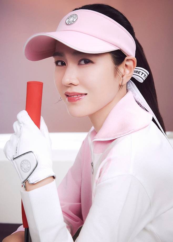 돌아온 골프의 계절♥ 손예진의 명품골프웨어 피레티 골프복 봄 라운딩룩 필드룩 추천 마고의 패션뷰티