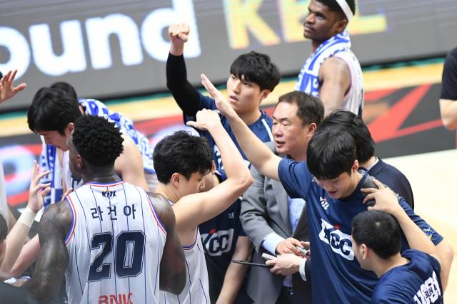 ‘허웅 버저비터 작렬 Kcc Kt에 신승→2연승 질주kt는 3월 열린 3경기 ‘전패