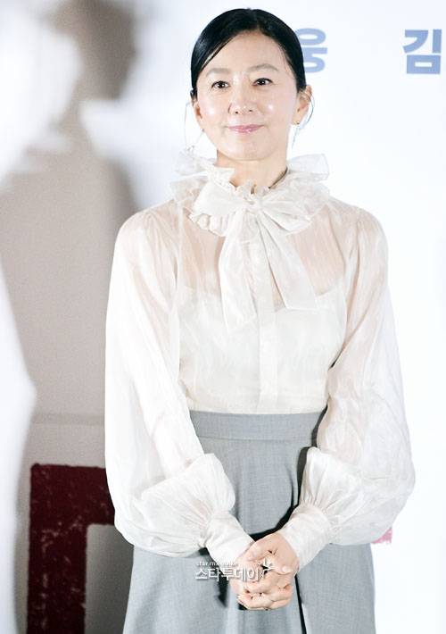 김희애 ‘우아세련美 둘 다 놓치지 않을 거예요 별별 사진집
