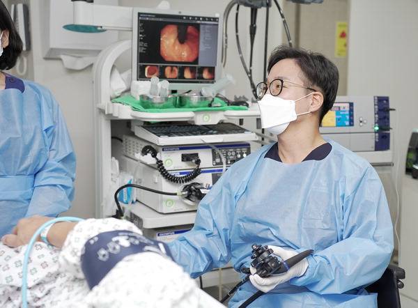 툭하면 혈변·설사·복통젊은층 ‘염증성 장질환 급증 원인은 이것