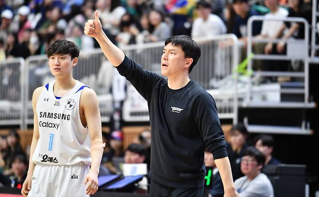 경기 전 김효범 삼성 감독대행 동엽이가 삼성에 없어서는 안될 존재다 조동현 현대모비스 감독 부상 선수가 나와서는