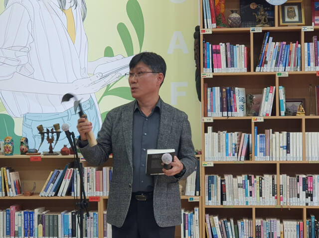 인천의 사라지는 대장장이의 역사정진오 ‘대장간 이야기 출판