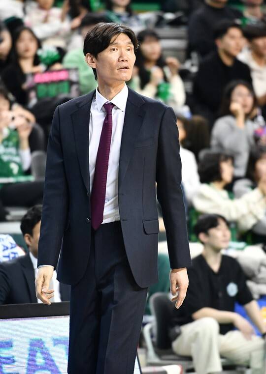 경기 후 김상식 정관장 감독 여러 선수들이 열심히 해줬다” 김주성 Db 감독 하고자 하는 마음이 없었다”