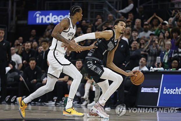 Nba ‘31 16 5 2 3 웸반야마 잭슨 주니어 한방에 울었다샌안토니오 접전 끝 멤피스에 패배