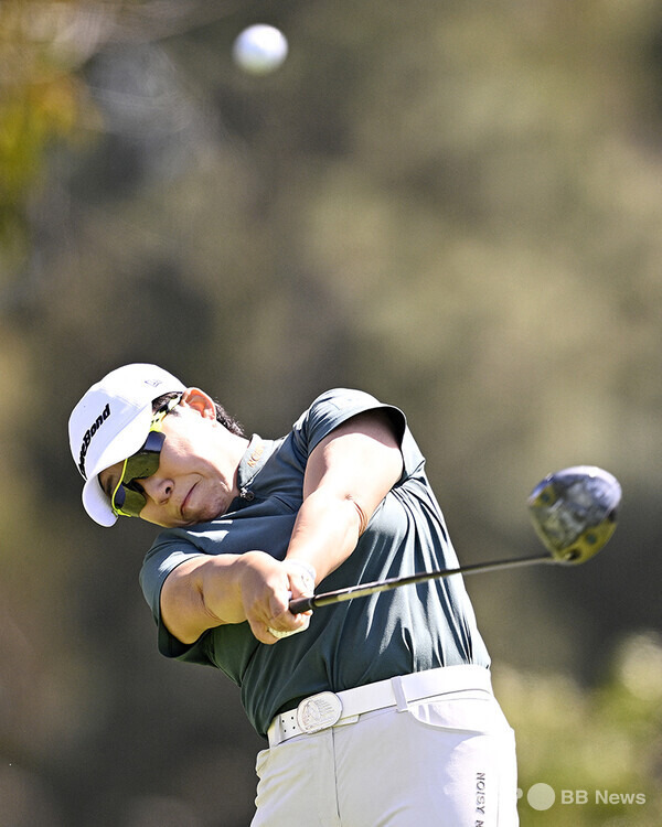 무빙데이 8타 줄인 신지애 Lpga 박세리 대회 3r 선두권 우승 경쟁