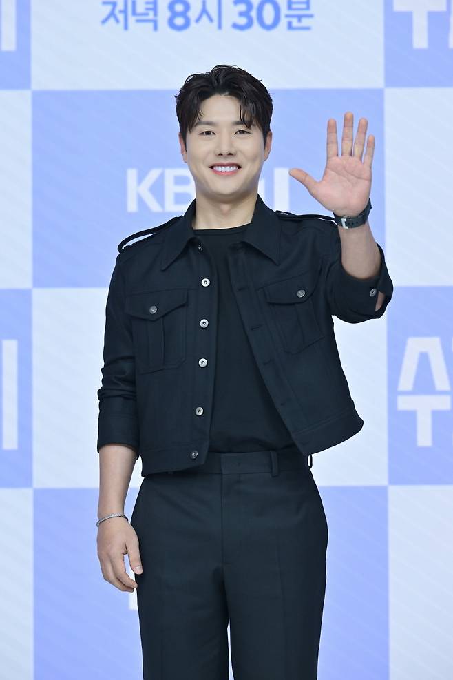 킹받아” 함은정x백성현 13년만 재회 가족 의미 되새길 ‘수지맞은 우리 종합