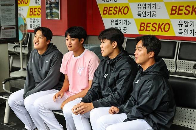 개막전부터 신인 5명 기용키움이 그리는 미래