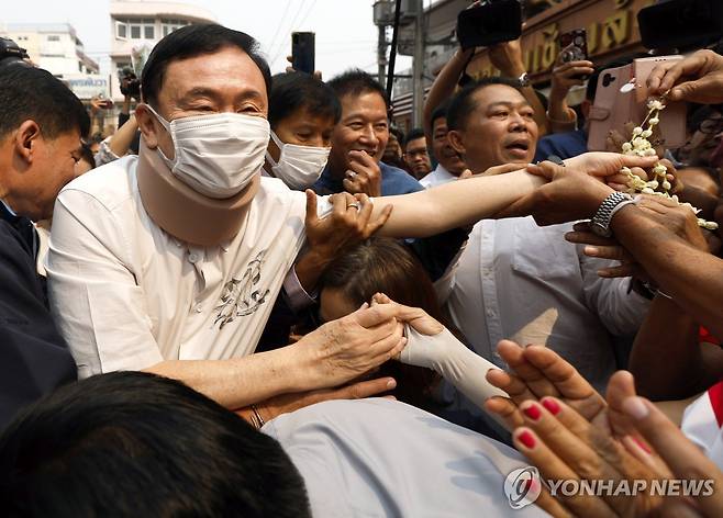 탁신 전 태국 총리 고향 이어 여당 방문정치행보 재개하나