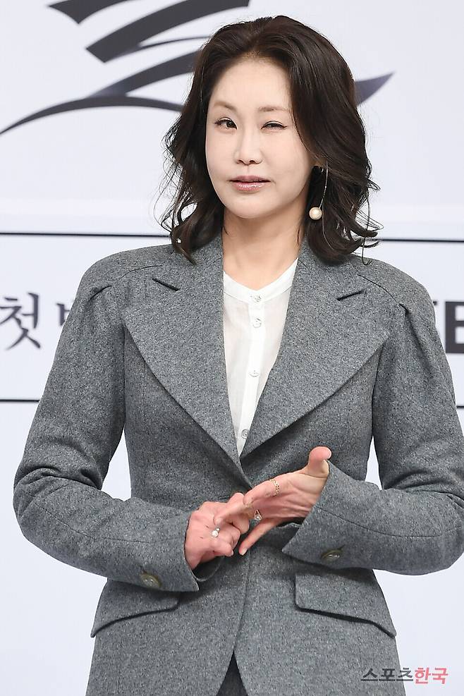 신은경 앙큼한 윙크 발사