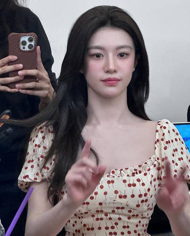 고윤정 디즈니 공주 실존시선을 뗄 수 없는 청순청순 원피스 청청패션 스타와 패션