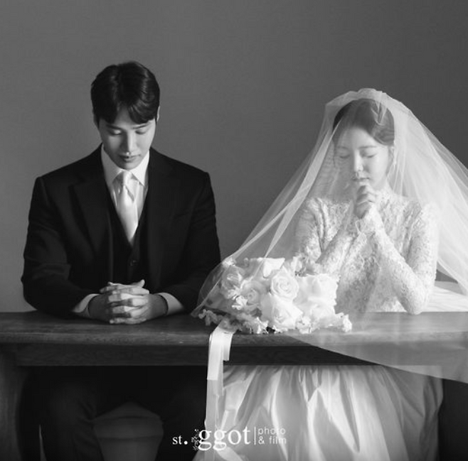 공개열애끝내고 드디어 깜짝 5월 결혼♥발표한 배우 커플웨딩화보속 웨딩드레스 어썸클