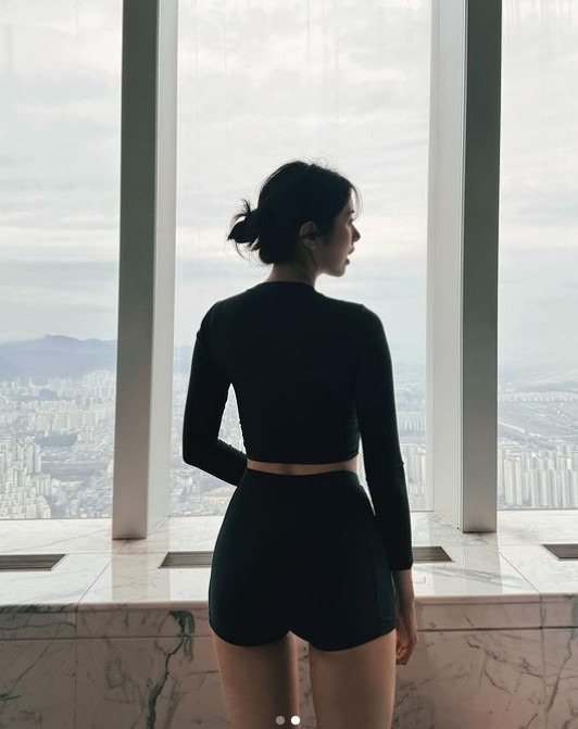 서동주 골반 강조되는 딱 붙는 수영복 입고 볼륨 몸매 자랑
