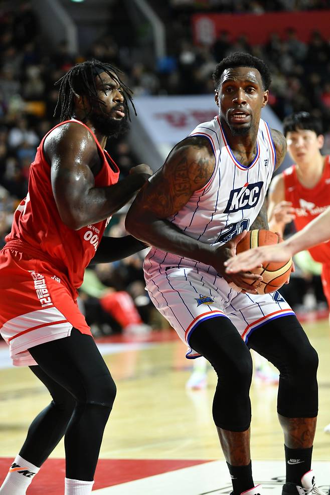 ‘완전체’ SK vs ‘슈퍼팀’ KCC, 허훈+배스 KT vs 이우석+프림 현대모비스 [6강 PO 프리뷰]