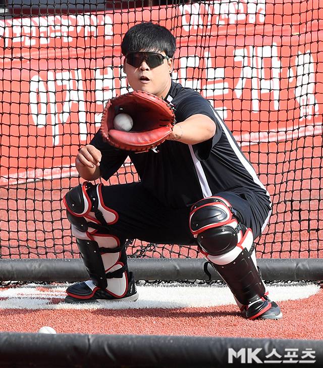 “160km도 잡을 수 있다고 하더라” 강백호 포수 수비 맹훈련, 지금 연습만 하는데도…기대감 커진다 [MK현장]