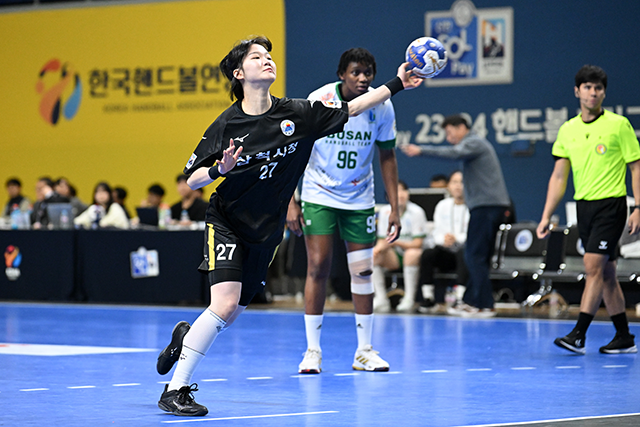부산시설공단 삼척시청 꺾고 5위 굳히기 돌입 여자핸드볼