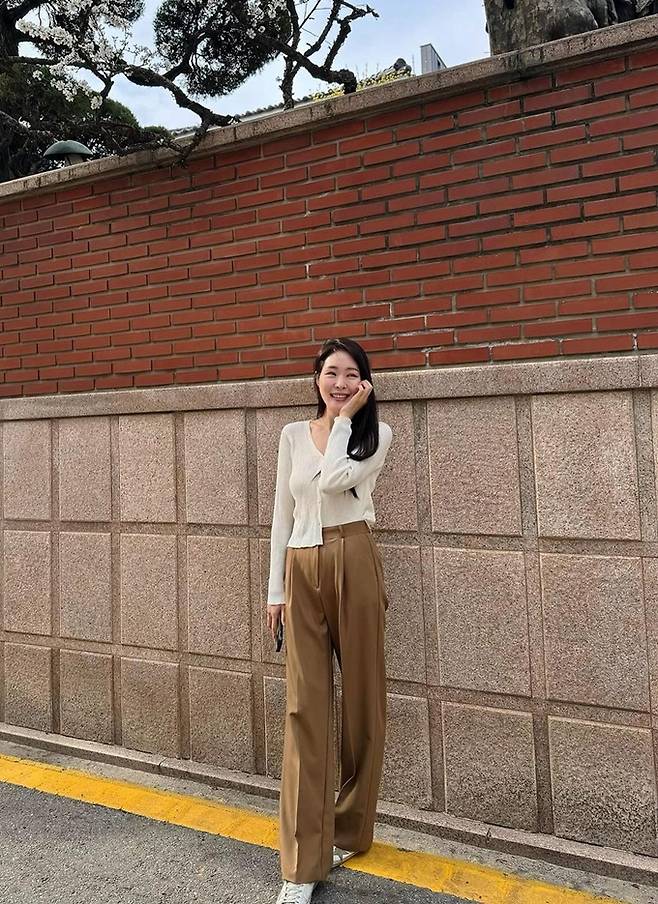 ‘동상이몽2 미자 4919kg 성공 다리 더 길어 보이는 원턱 슬랙스 데일리룩 패션엔