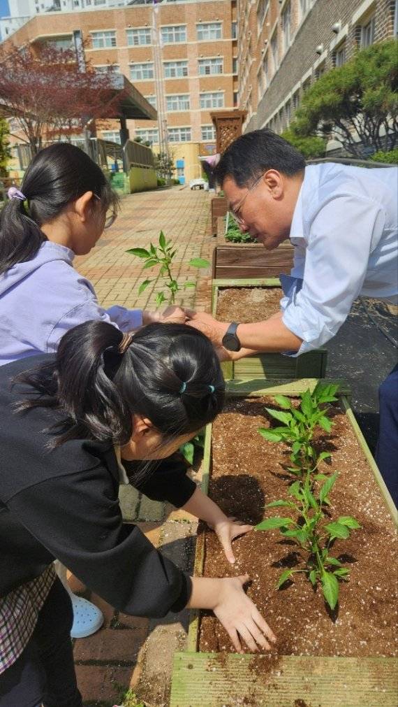 화성반월초등학교 특수학급 아동 정서순화 위한 원예체험 활동 전개