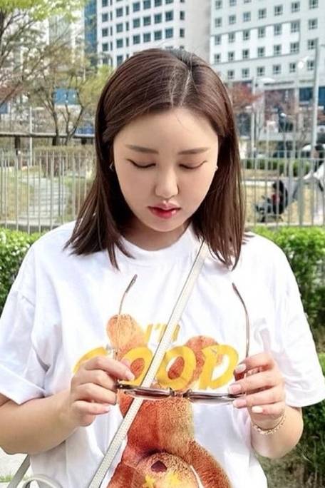송가인 얼굴 더 갸름해진 이유는 일자 중단발 덕분여성스럽고 귀여운 매력 뷰티는 내운명