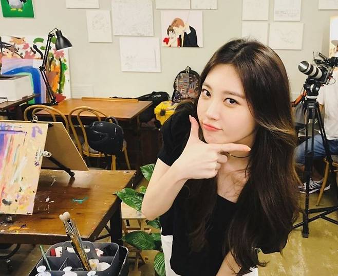 학창시절 너무 예뻐 주위 남학생들이 항상 기웃댔다는 여자 연예인 키노라이츠