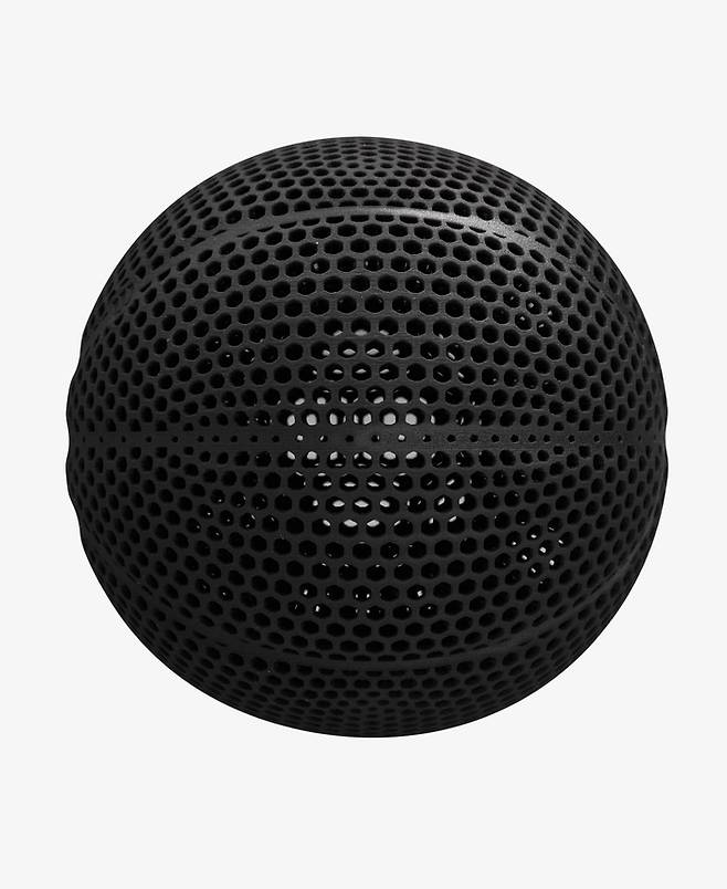 윌슨 세계 최초 3D-PRINTED 농구공 AIRLESS Gen1, 웨이드와의 캠페인 영상 공개