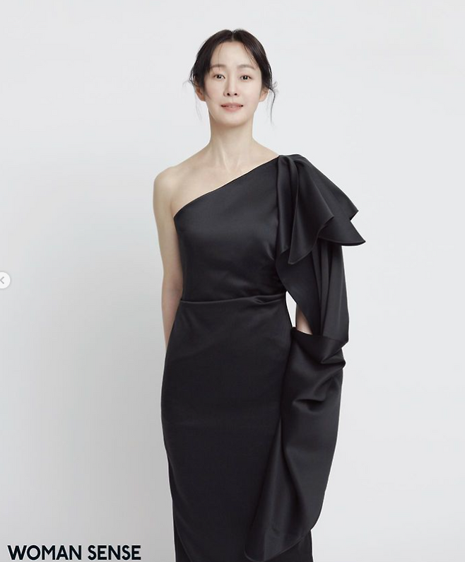 48세에 이 미모라니청순 유명 여배우순백 드레스 아름다워관리법 어썸클