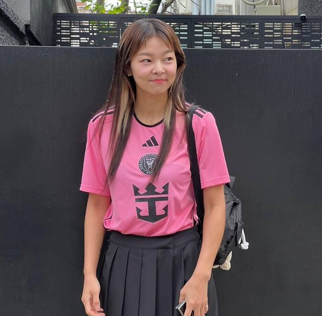 송해나 투톤 브릿지 발레아쥬 헤어스타일로 힙하고 러블리한 분위기 완성 뷰티는 내운명