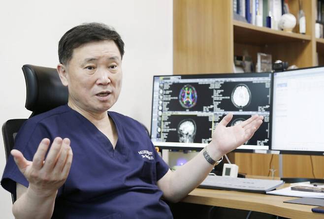 눈물의 여왕 해인 살린 뇌 초음파 수술 선구자
