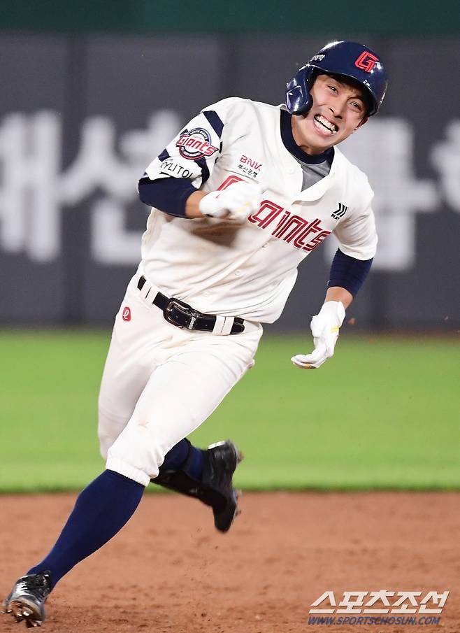 어제는 마황 오늘은 황보르기니 황성빈 부산팬들 즐겁게 만든 힘찬 질주 부산현장
