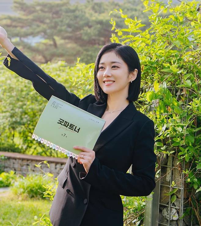장나라 칼단발 변신 이혼 변호사로 컴백 믿음직한 비주얼 시크도도 헤어스타일 뷰티는 내운명
