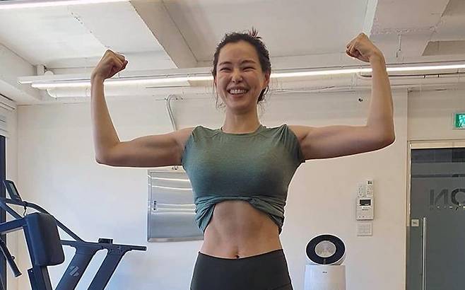 현직 스튜어디스들이 실물 보고 가장 예쁘다고 인정한 이 여배우 필더무비
