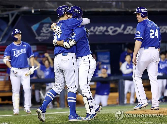 이성규 역전 결승타에 쐐기 스리런삼성 두산에 9 2 대승