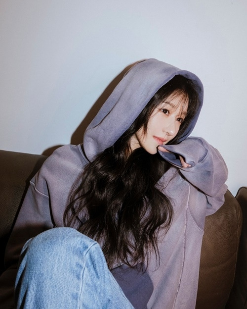 서예지 논란 털고 복귀 각 재는 중 3년 만의 Sns 활동 재개로 팔로워 60만 돌파”