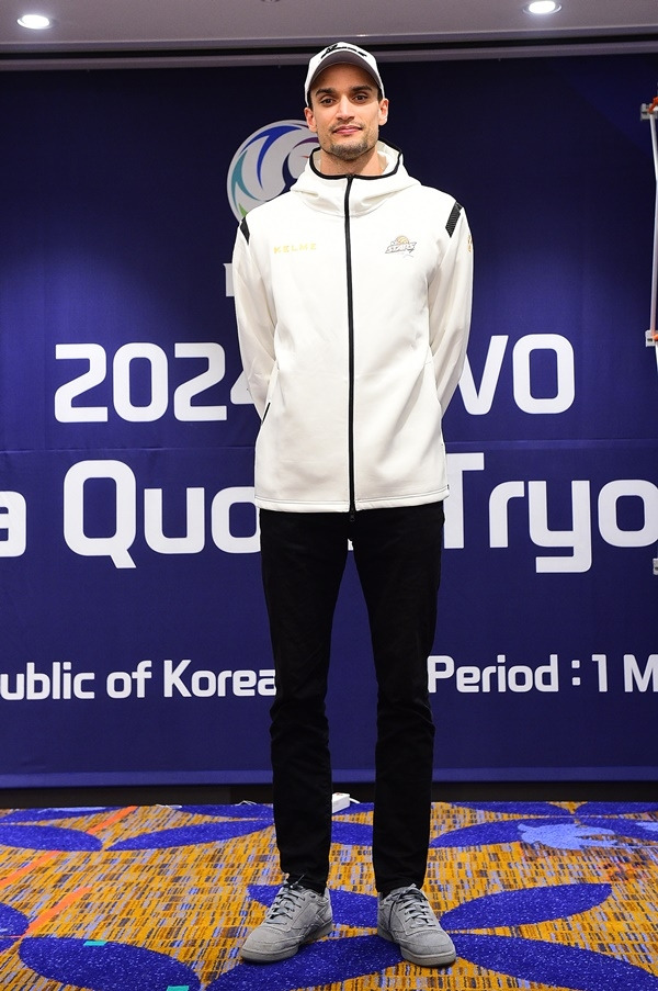 바야르사이한 에디 료헤이 못 본다2004년생 Oh 하그파라스트 1순위 우리카드行 이란 3명 중국 2명 호주and일본 1명종합