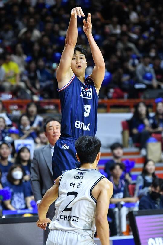 [KBL FINAL 게임 리포트] 데뷔 첫 FINAL 더블더블, 허웅에게 돌아온 건 ‘시리즈 3번째 승리’