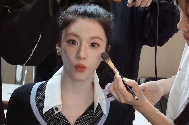 샤넬쇼 고윤정 귀족적인 국보급 미모에 시선 강탈 블루 포인트 니트룩 뷰티는 내운명