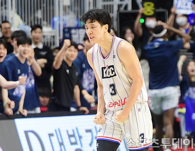 '5차전 21득점' KCC 허웅, 플레이오프 MVP 등극