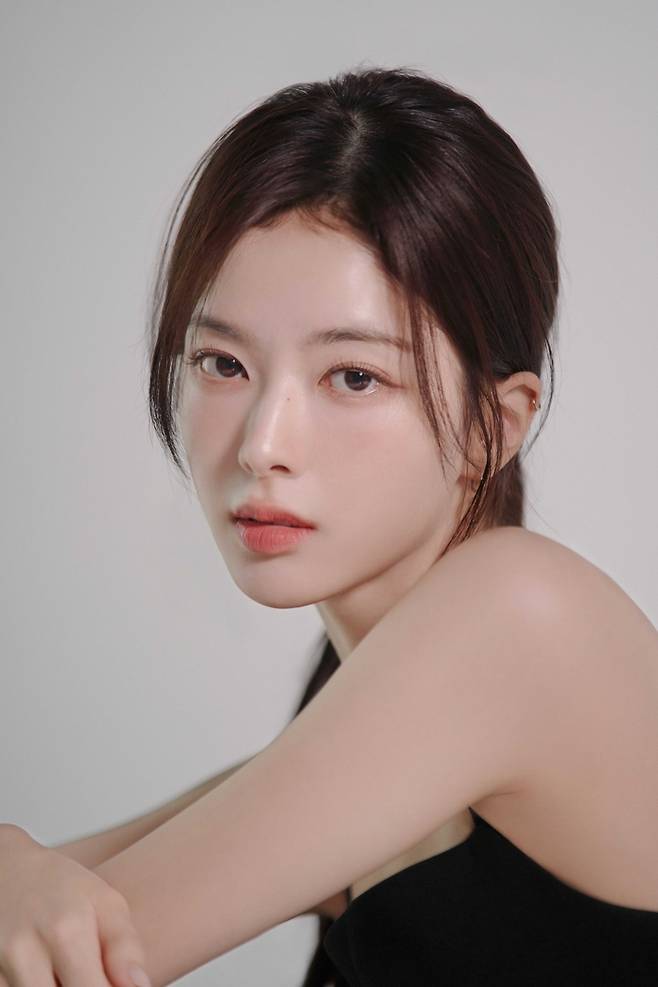 노정의 비현실적 미모 새 프로필 공개